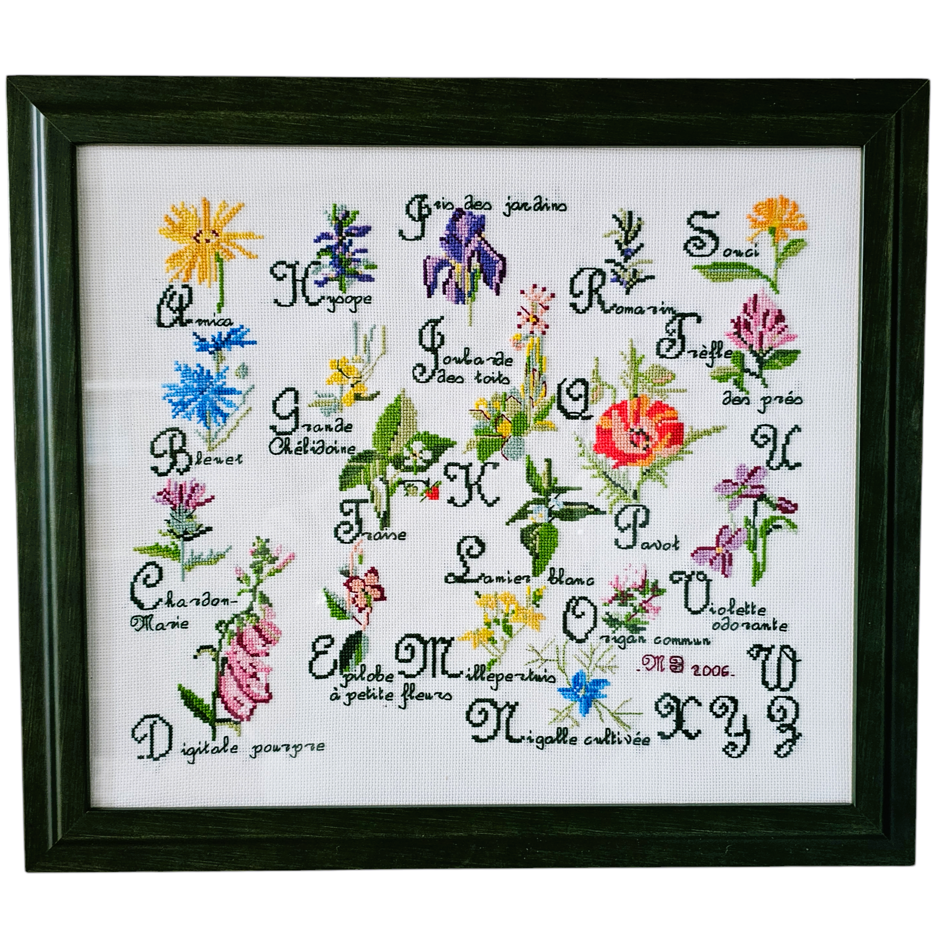 Abécédaire vintage (lettres ABCD) brodé sur le thème des fleurs et enc ...